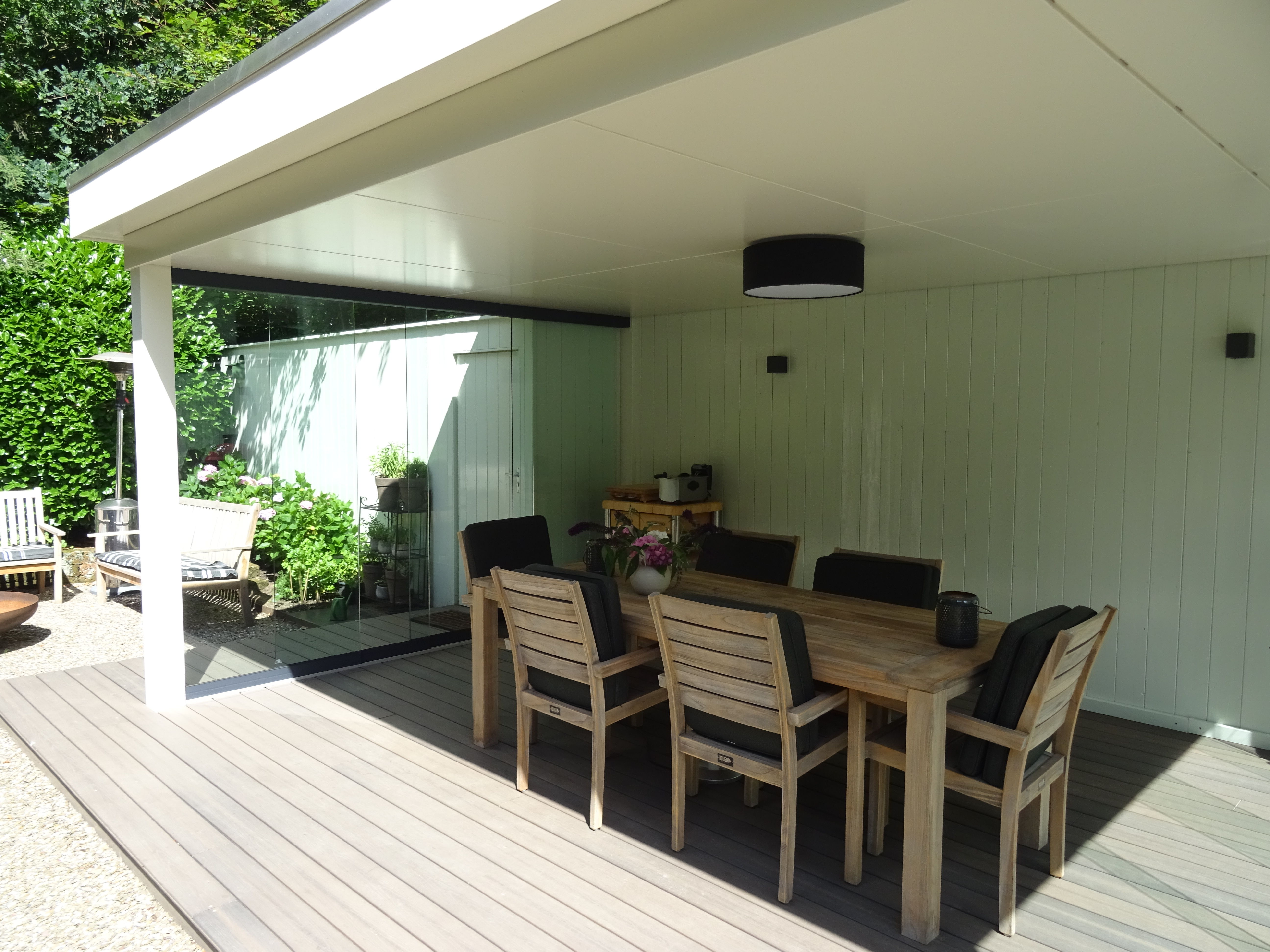 Witte overkapping in Oosterbeek - Van der Heijden