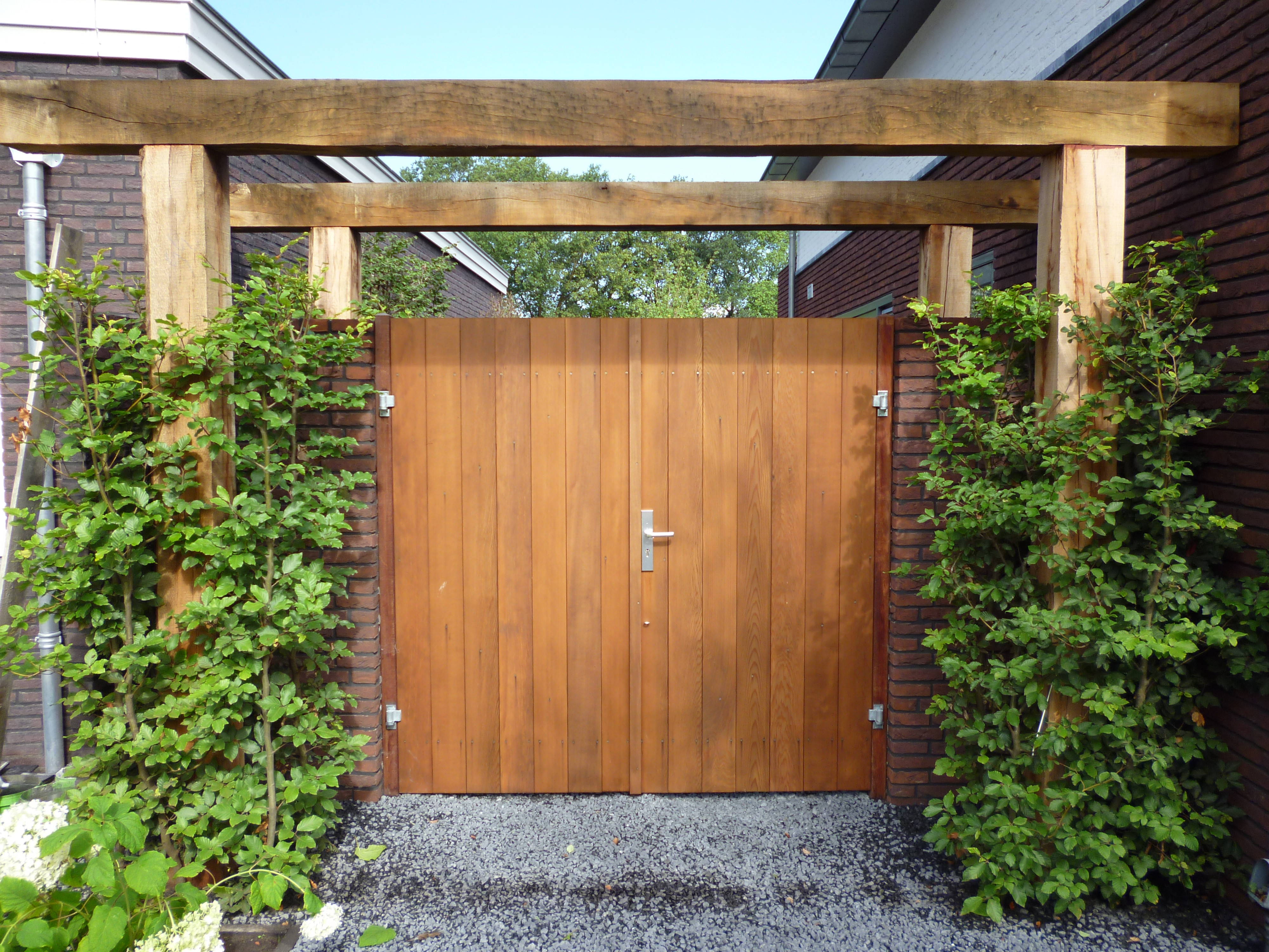 Poort 7: Stijlvolle en Veilige Ingang voor Jouw Tuin - Van der Heijden